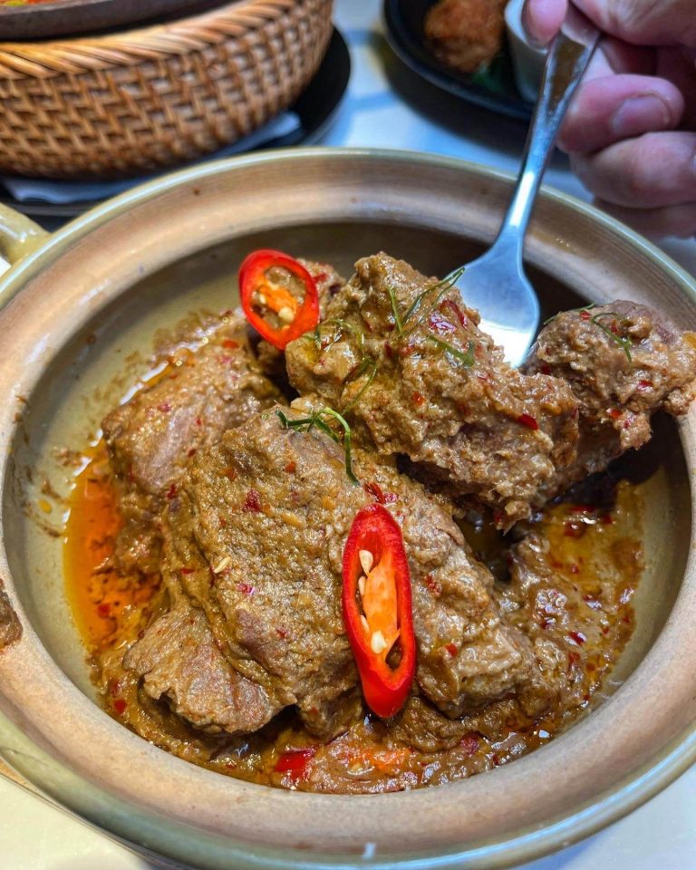 瓦城的新品牌YABI KITCHEN！讓你在這邊嚐遍美味南洋各國料理